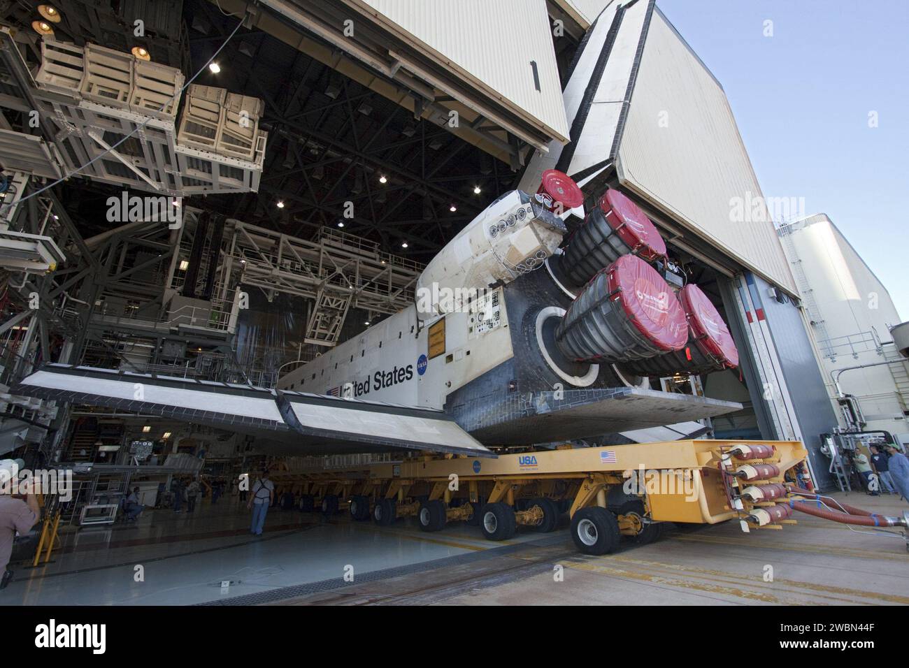 CAPE CANAVERAL, Fla. -- Shuttle Atlantis slowly backs out of Orbiter ...