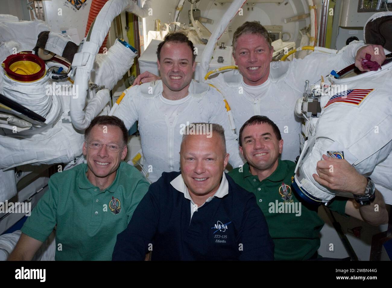 Nasa astronauts rex walheim mike fossum hi-res stock photography and ...