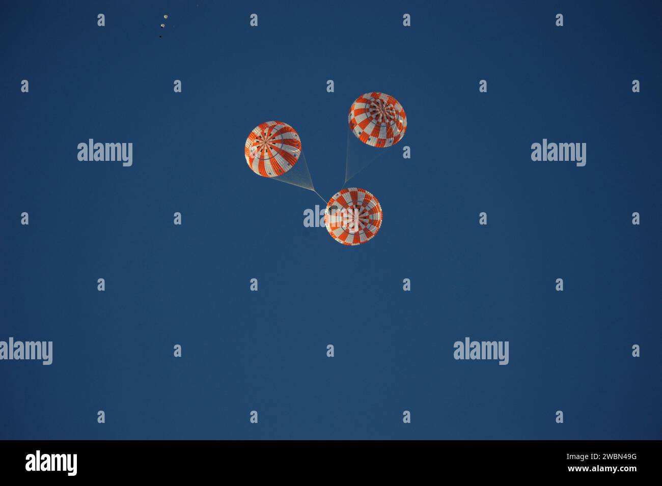 Orion teams perform an Orion Capsule Parachute Assembly System (CPAS ...