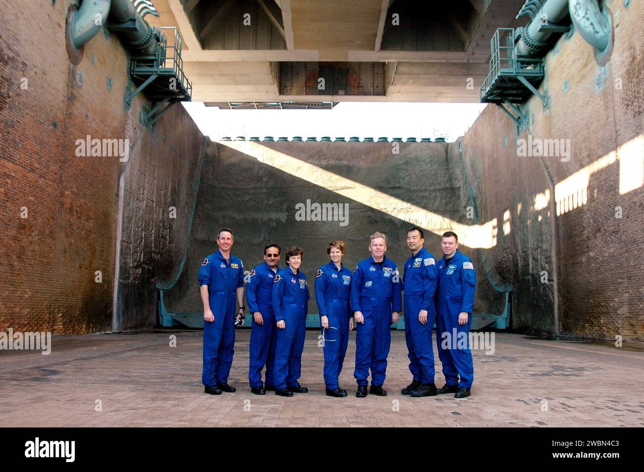 KENNEDY SPACE CENTER, FLA. - During a walkdown of Launch Pad 39B, the ...
