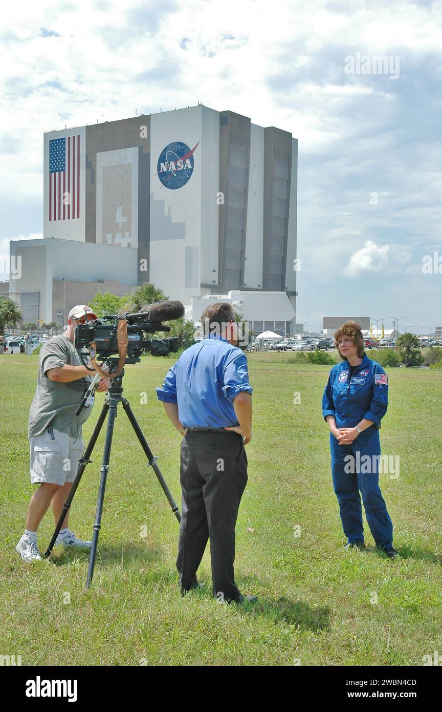 Astronaut catherine cady coleman hi-res stock photography and images ...