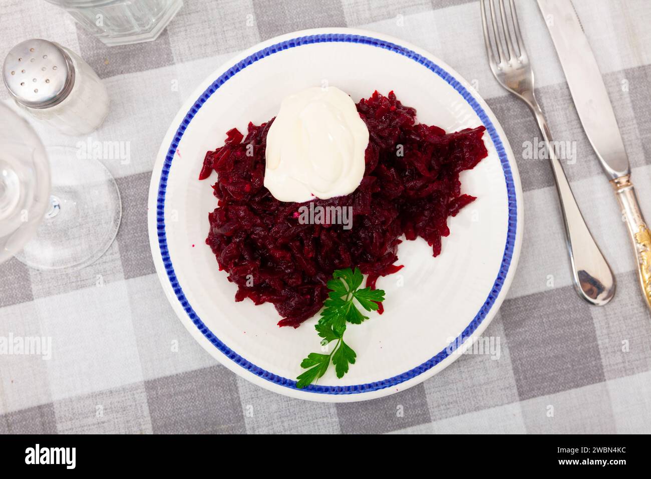 Plate ready made beet cream hi-res stock photography and images - Alamy