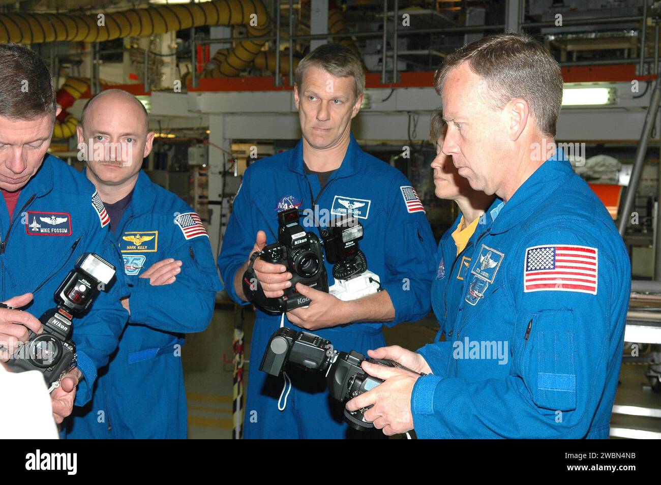 KENNEDY SPACE CENTER, FLA. - In the Orbiter Processing Facility, the ...
