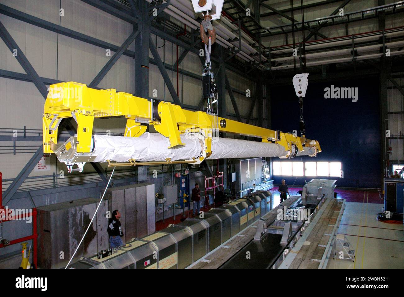 KENNEDY SPACE CENTER, FLA. - In the Orbiter Processing Facility high ...