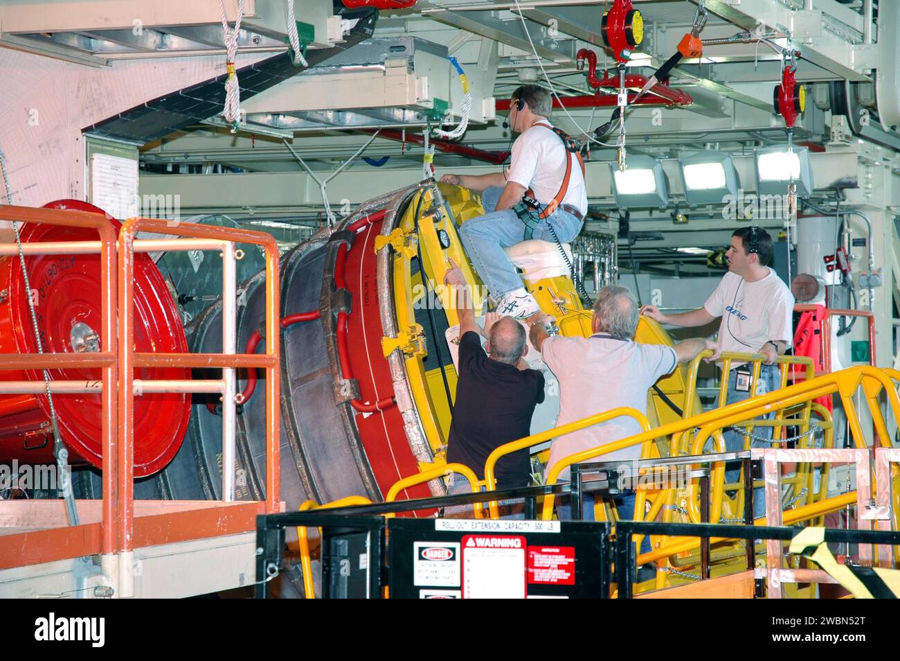 KENNEDY SPACE CENTER, FLA. - In the Orbiter Processing Facility, a ...
