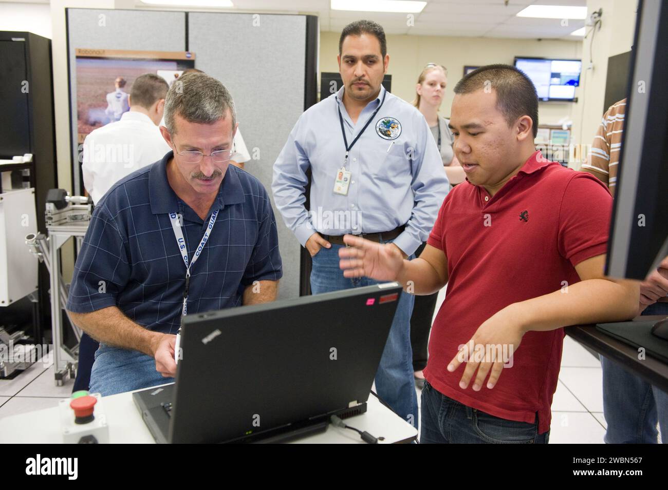 Expedition 29/30 crew training with astronaut Dan Burbank working with ...