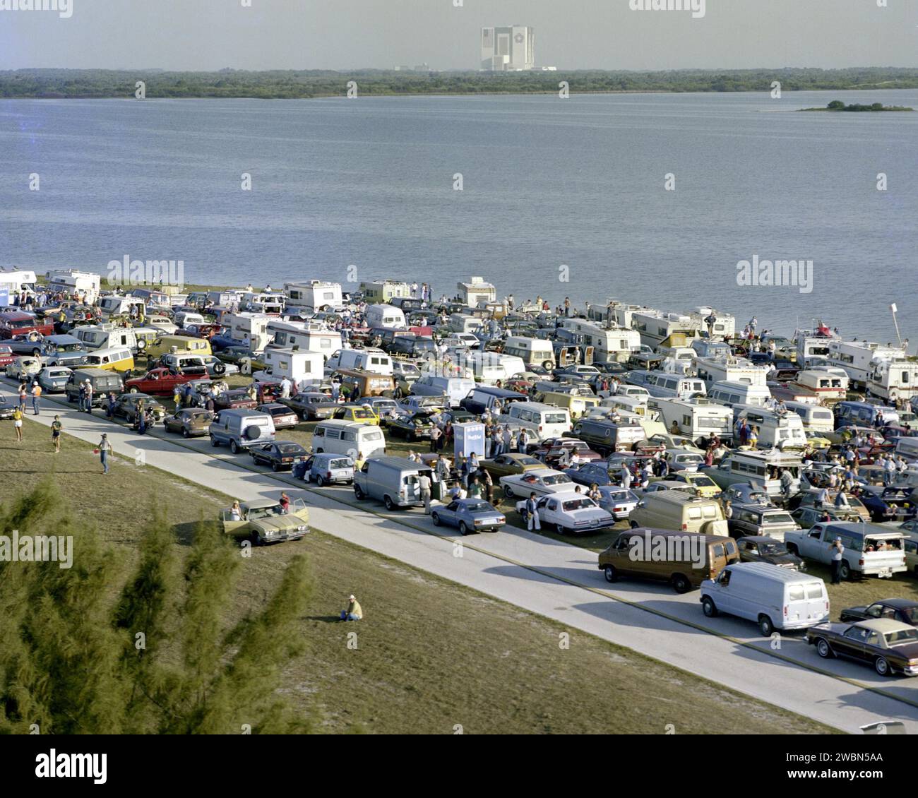 KENNEDY SPACE CENTER, FLA. - Thousands of Space Center guests line the ...