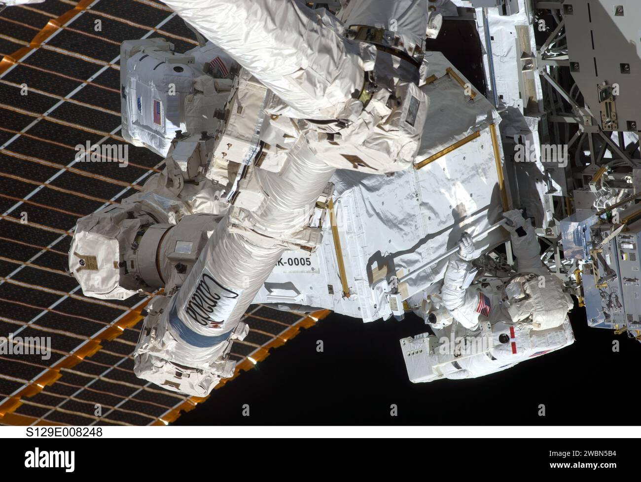 External airlock hi-res stock photography and images - Alamy