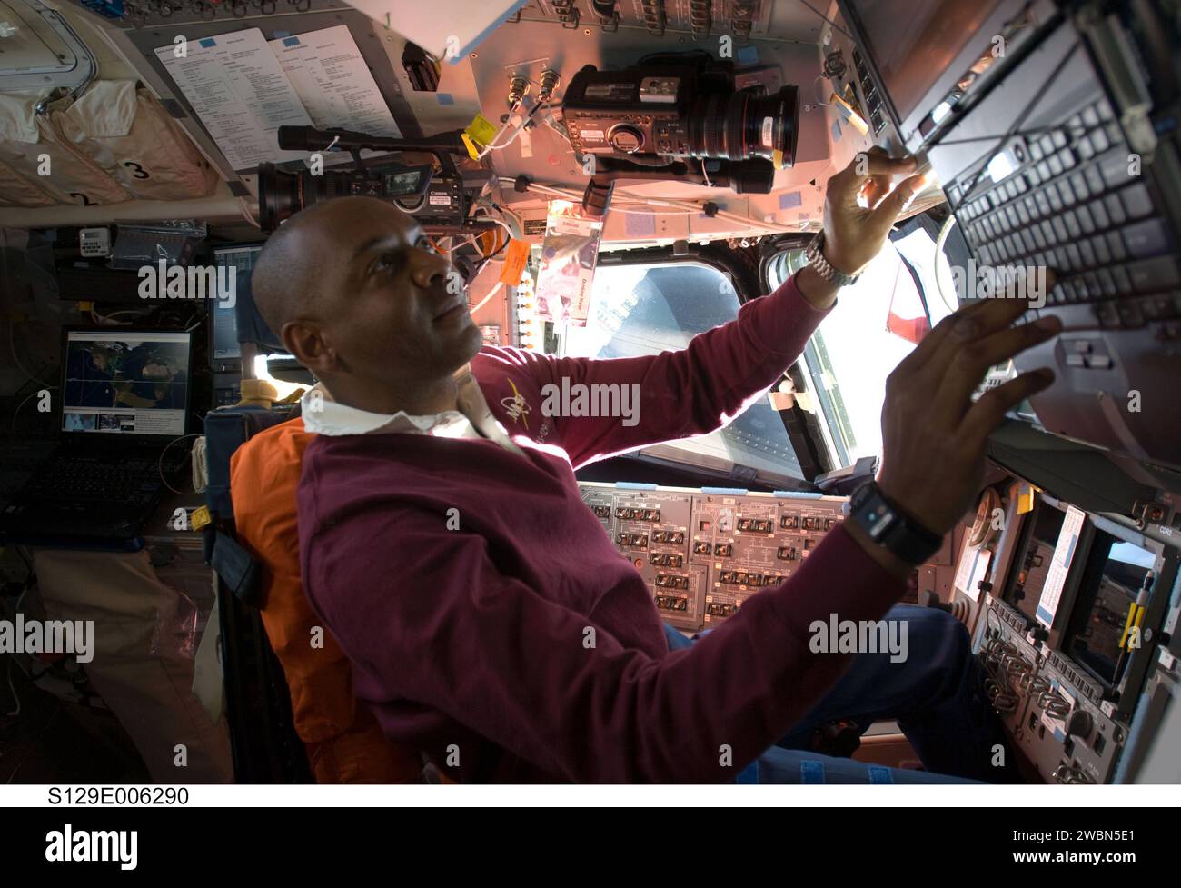 S129-E-006290 (17 Nov. 2009) --- Astronaut Robert L. Satcher Jr., STS ...