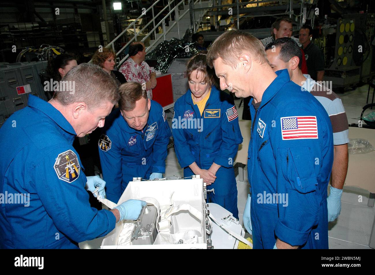 KENNEDY SPACE CENTER, FLA. - In the Orbiter Processing Facility at NASA ...