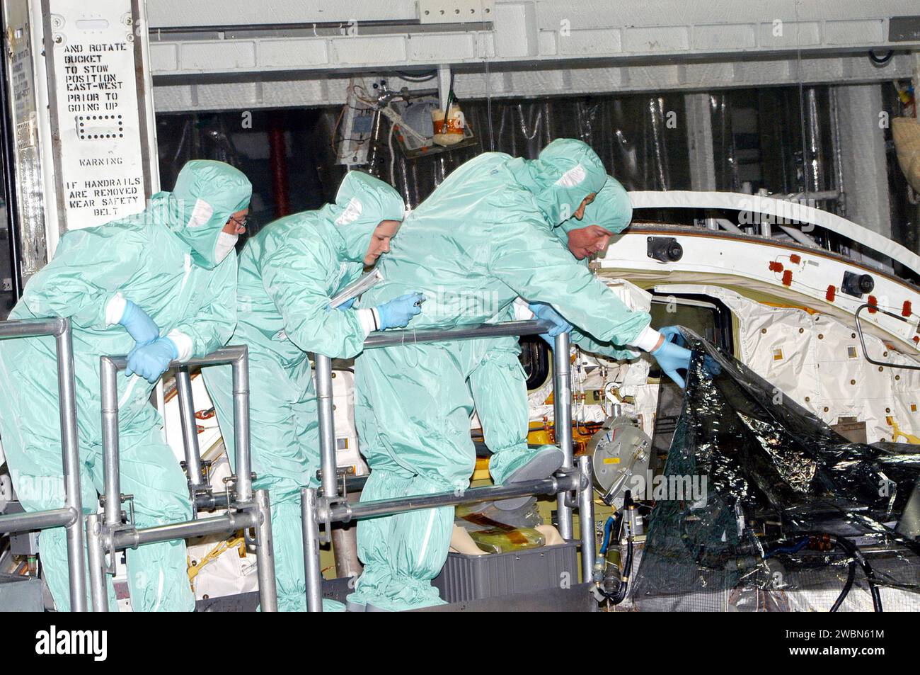 KENNEDY SPACE CENTER, FLA. - During Crew Equipment Interface Test (CEIT ...