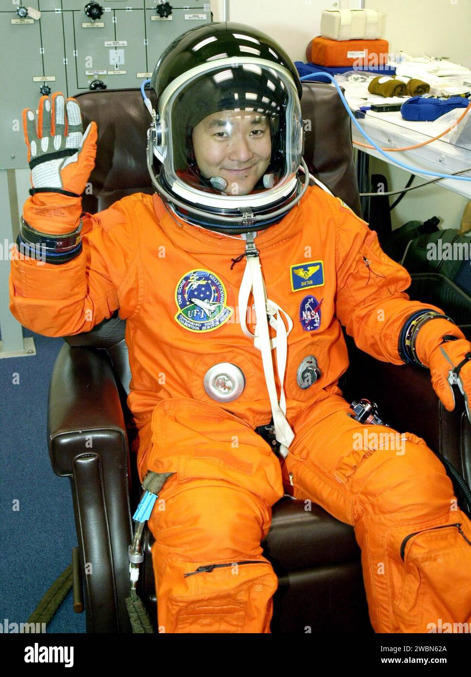 Sts 108 mission hi-res stock photography and images - Alamy