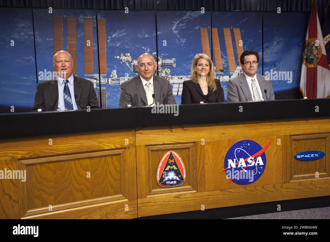 CAPE CANAVERAL, Fla. - Media attending a pre-launch news conference at ...