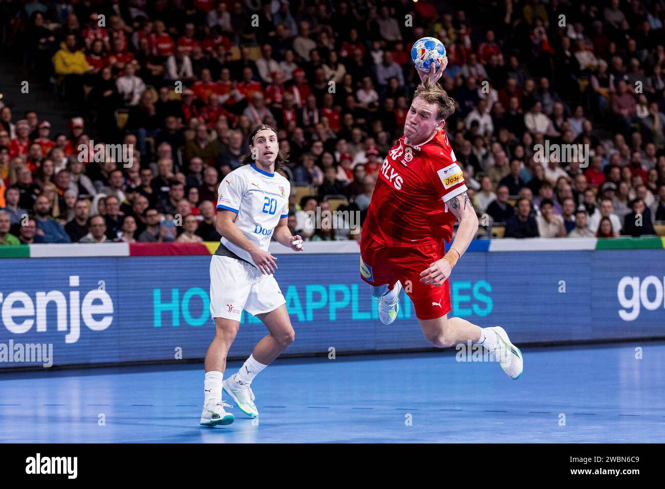 Simon Bogetoft Pytlick (D?nemark, #43) im Wurf MEN?S EHF EURO 2024: D ...