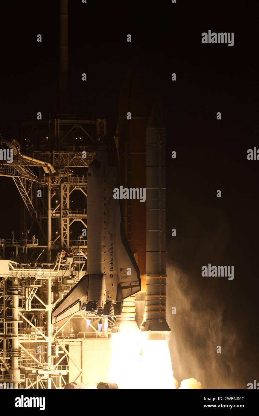 CAPE CANAVERAL, Fla. - In a blinding flash, space shuttle Discovery's ...