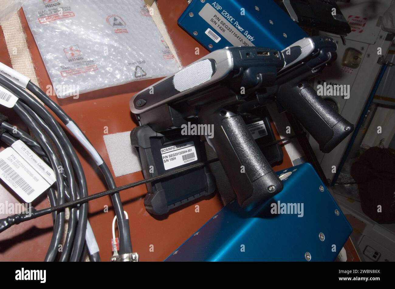 Rfid enabled hi-res stock photography and images - Alamy