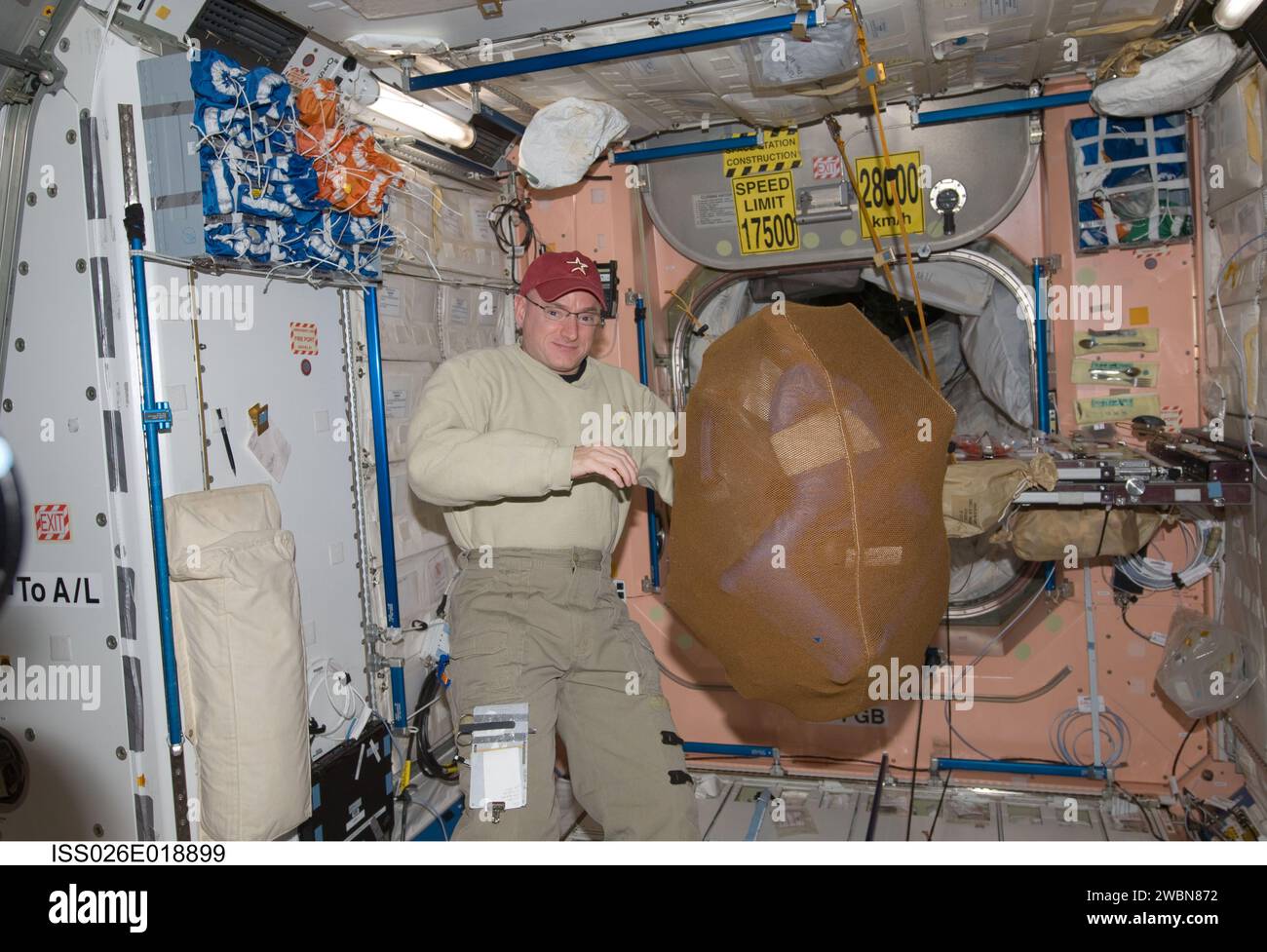 Scott kelly astronaut hi-res stock photography and images - Alamy