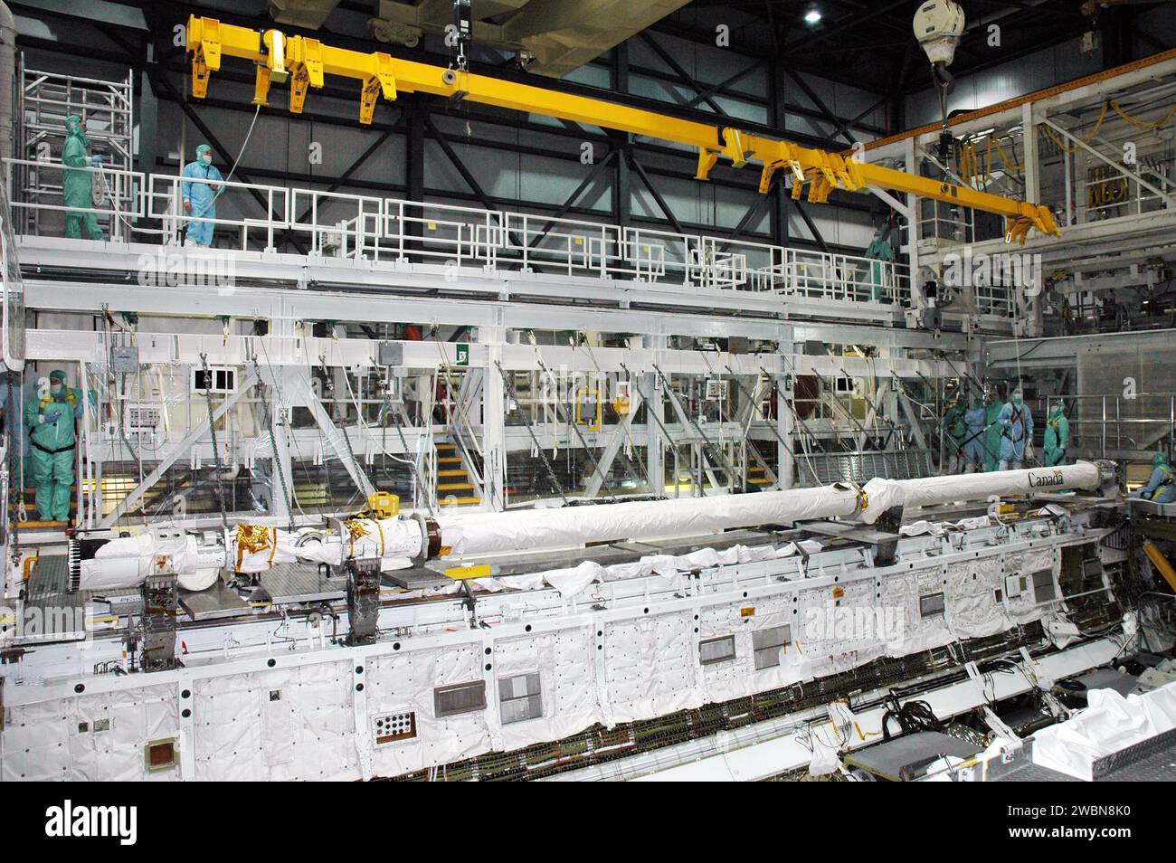 KENNEDY SPACE CENTER, FLA. - In the Orbiter Processing Facility, the ...
