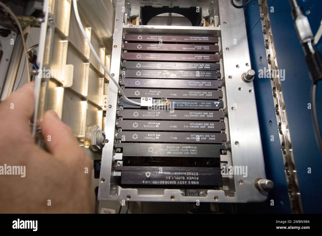 Computer ships hi-res stock photography and images - Alamy