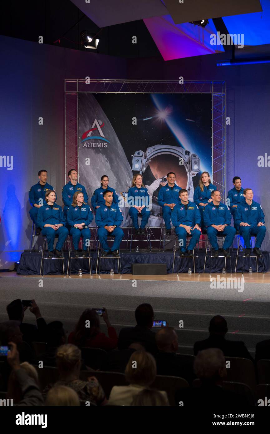 jsc2020e000610 (Jan. 10, 2020) --- The 2017 Class of Astronauts ...