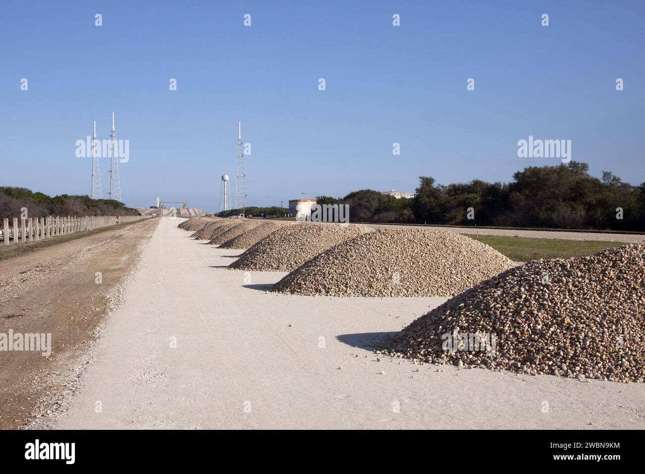 CAPE CANAVERAL, Fla. – Workers from Canaveral Construction in Mims, Fla ...