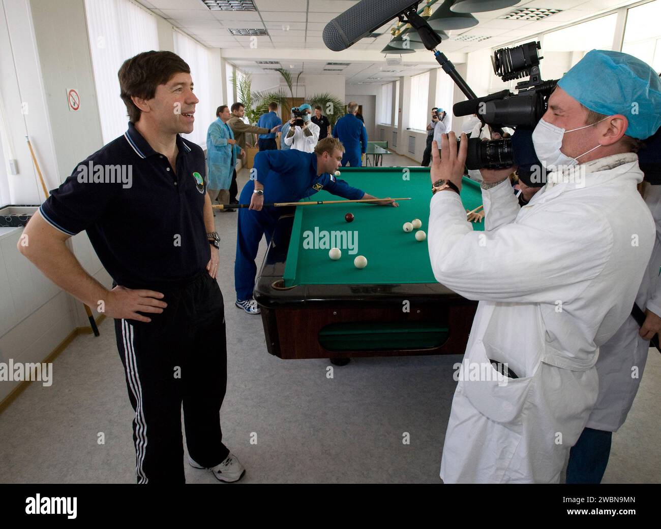 Expedition 19 Flight Engineer Michael R. Barratt is interviewed by ...
