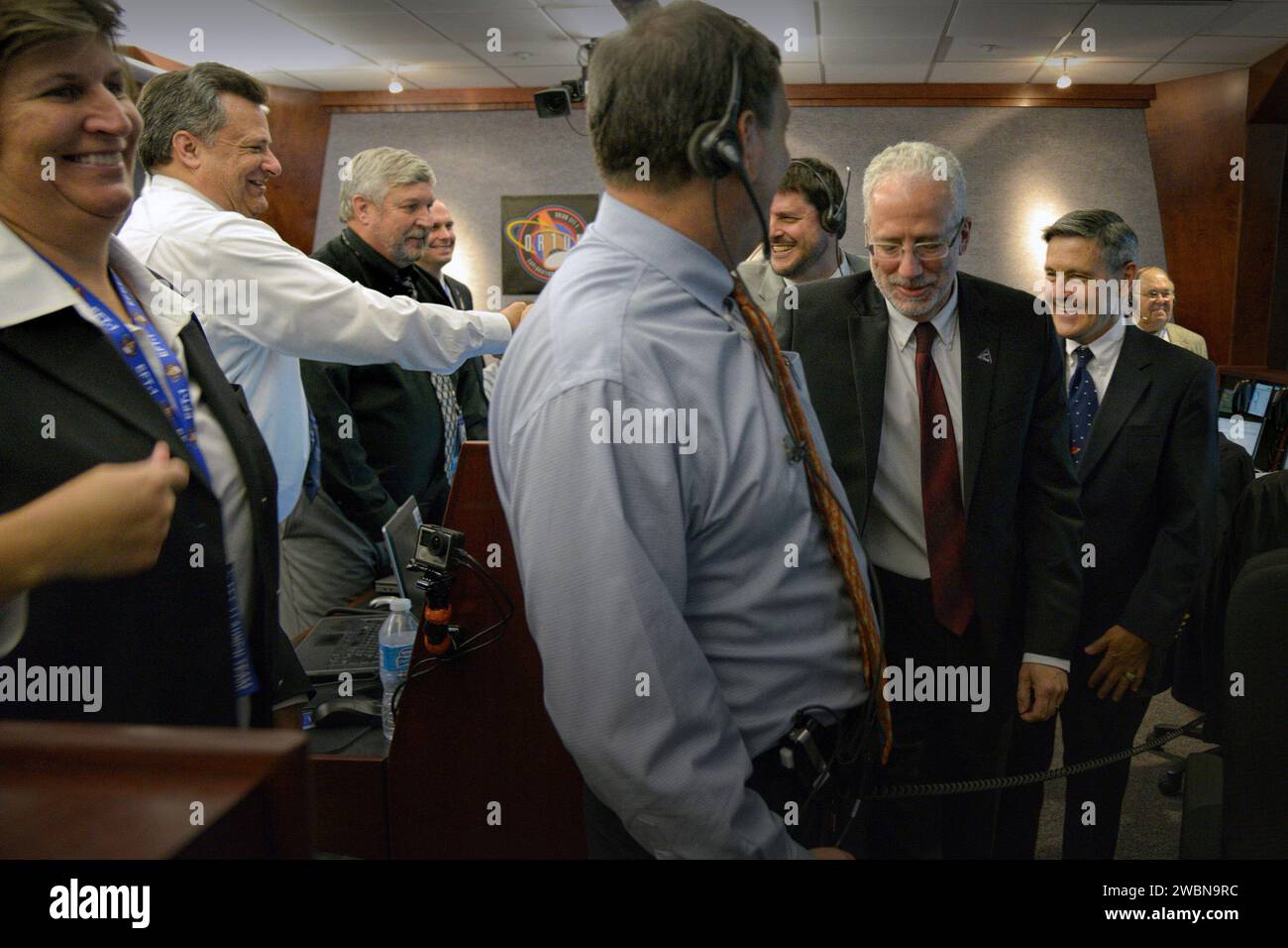 The Orion team celebrates Orion's successful Exploration Flight Test-1 ...