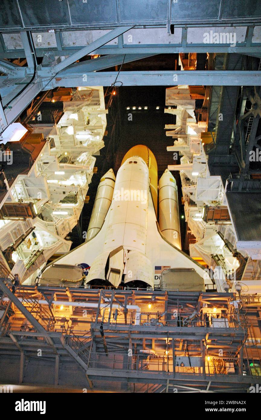KENNEDY SPACE CENTER, FLA. - In the Vehicle Assembly Building (VAB) at ...