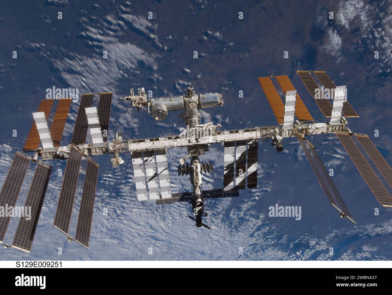 S129-E-009251 (25 Nov. 2009) --- The International Space Station is ...