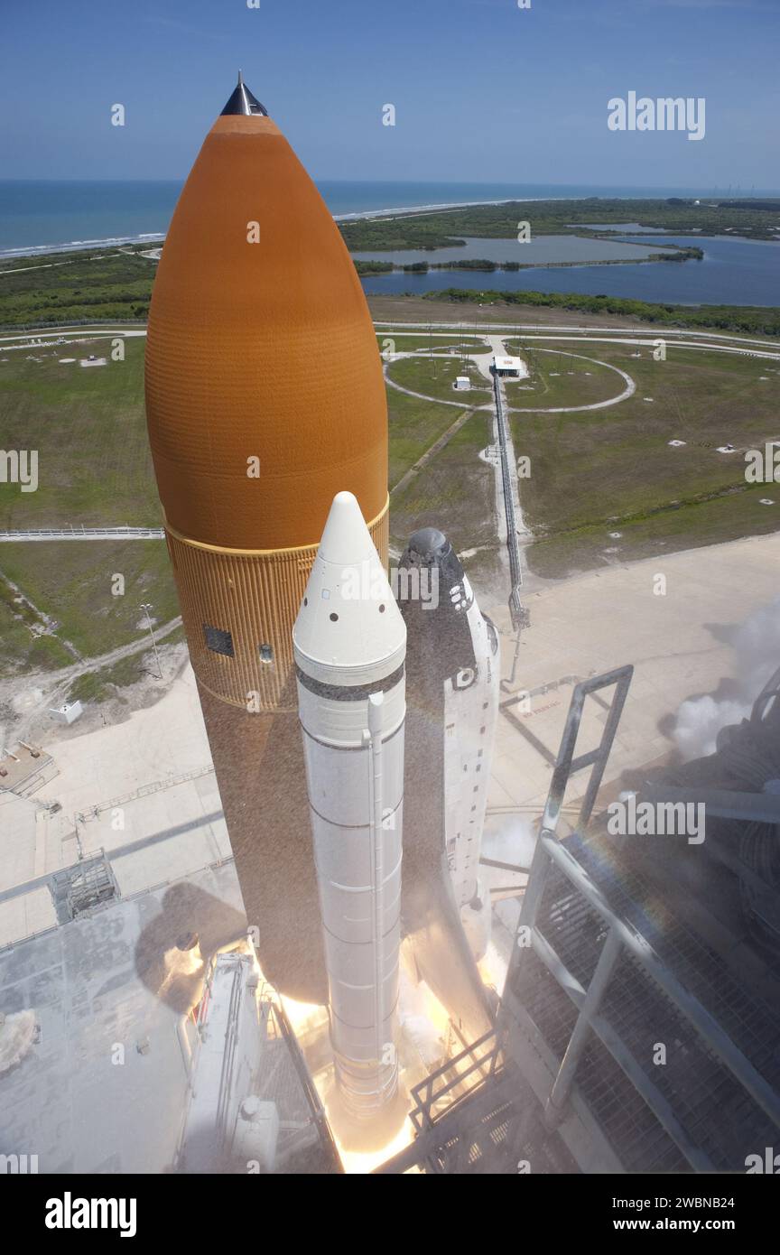 CAPE CANAVERAL, Fla. - Engine ignition brings liftoff of space shuttle ...