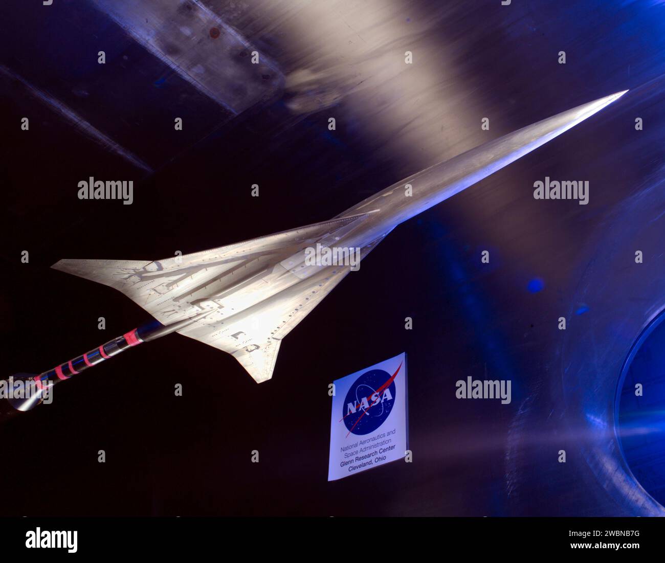 NASA GLENN/NASA LANGLEY LOADS COMPARISON TEST WITH 6 COMPONENT FORCE ...