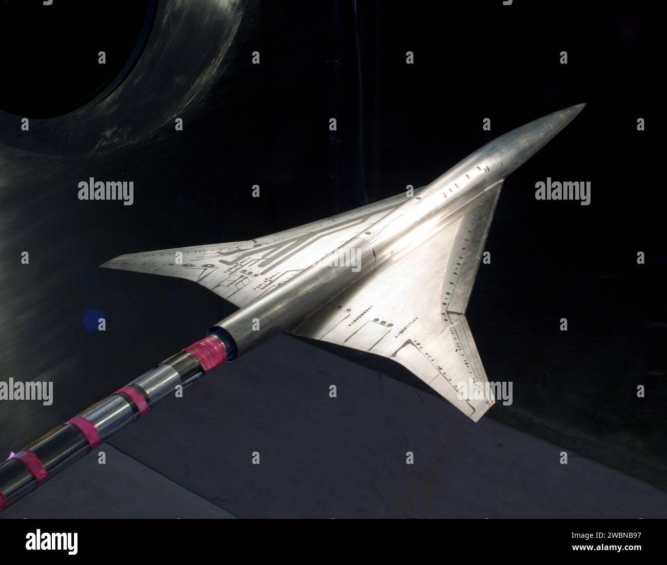 NASA GLENN/NASA LANGLEY LOADS COMPARISON TEST WITH 6 COMPONENT FORCE ...