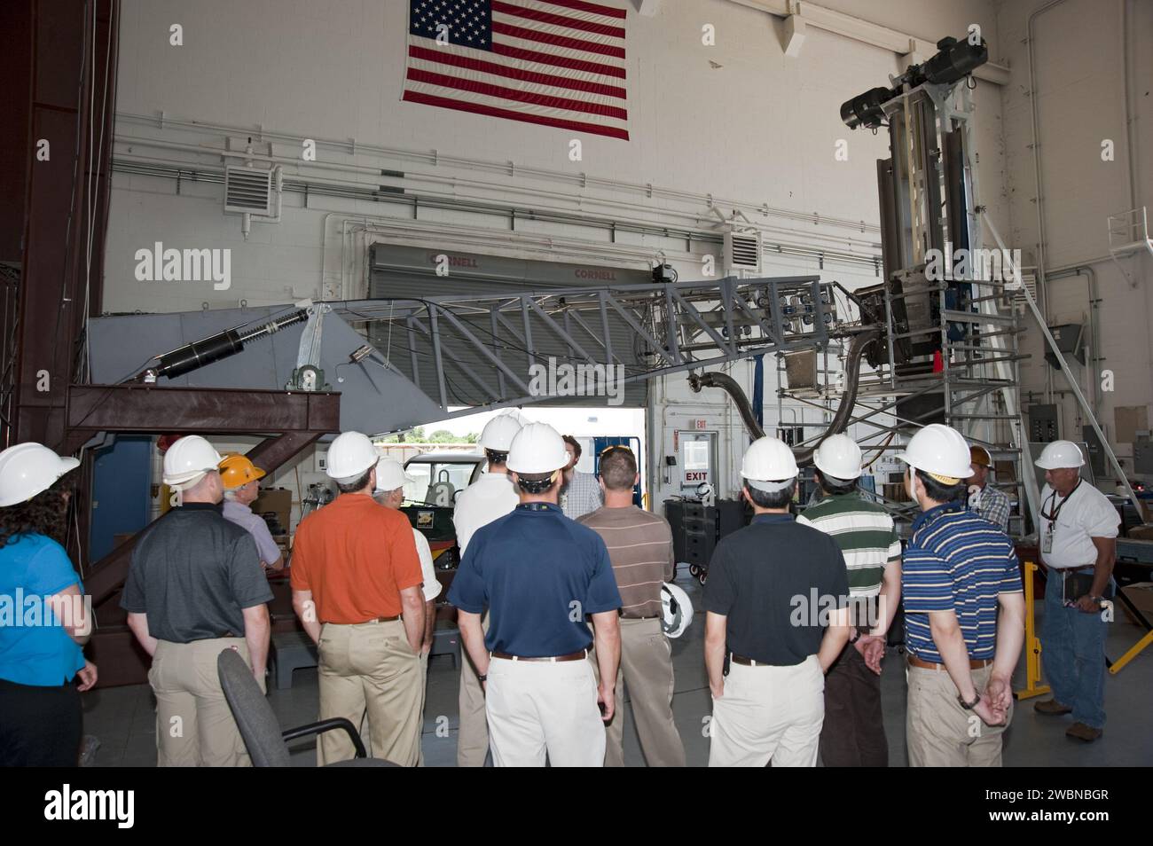 The 2009 NASA ASCANs toured the Launch Equipment Test Facility at ...