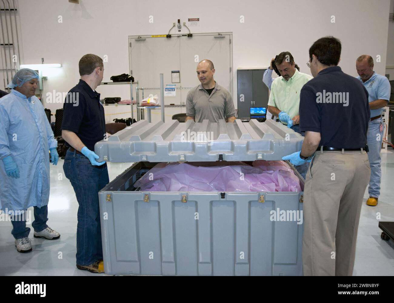 CAPE CANAVERAL, Fla. -- In the Space Station Processing Facility at ...