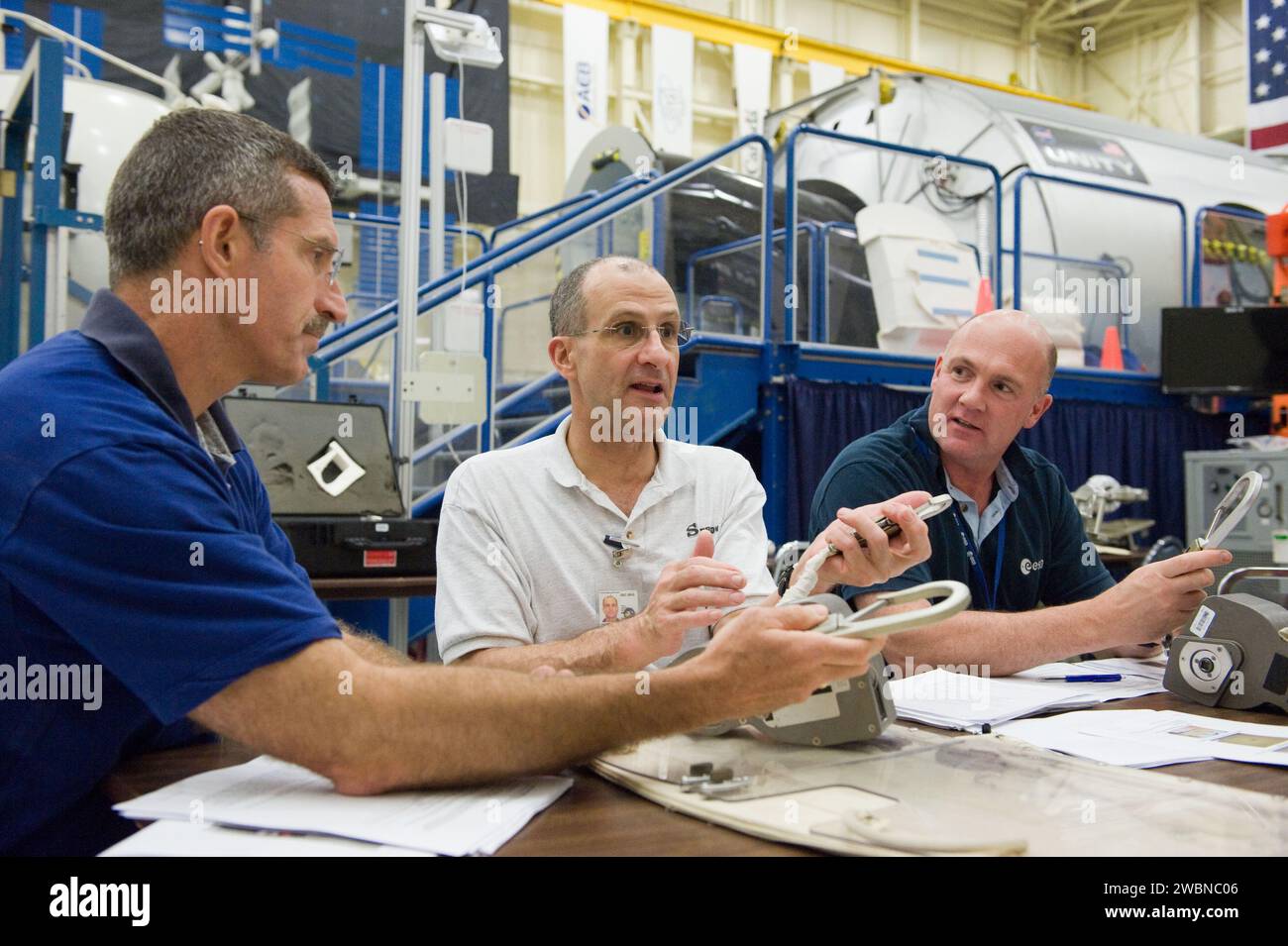 PHOTO DATE: 06-23-11 LOCATION: Bldg 9nw, ISS Mockups SUBJECT ...
