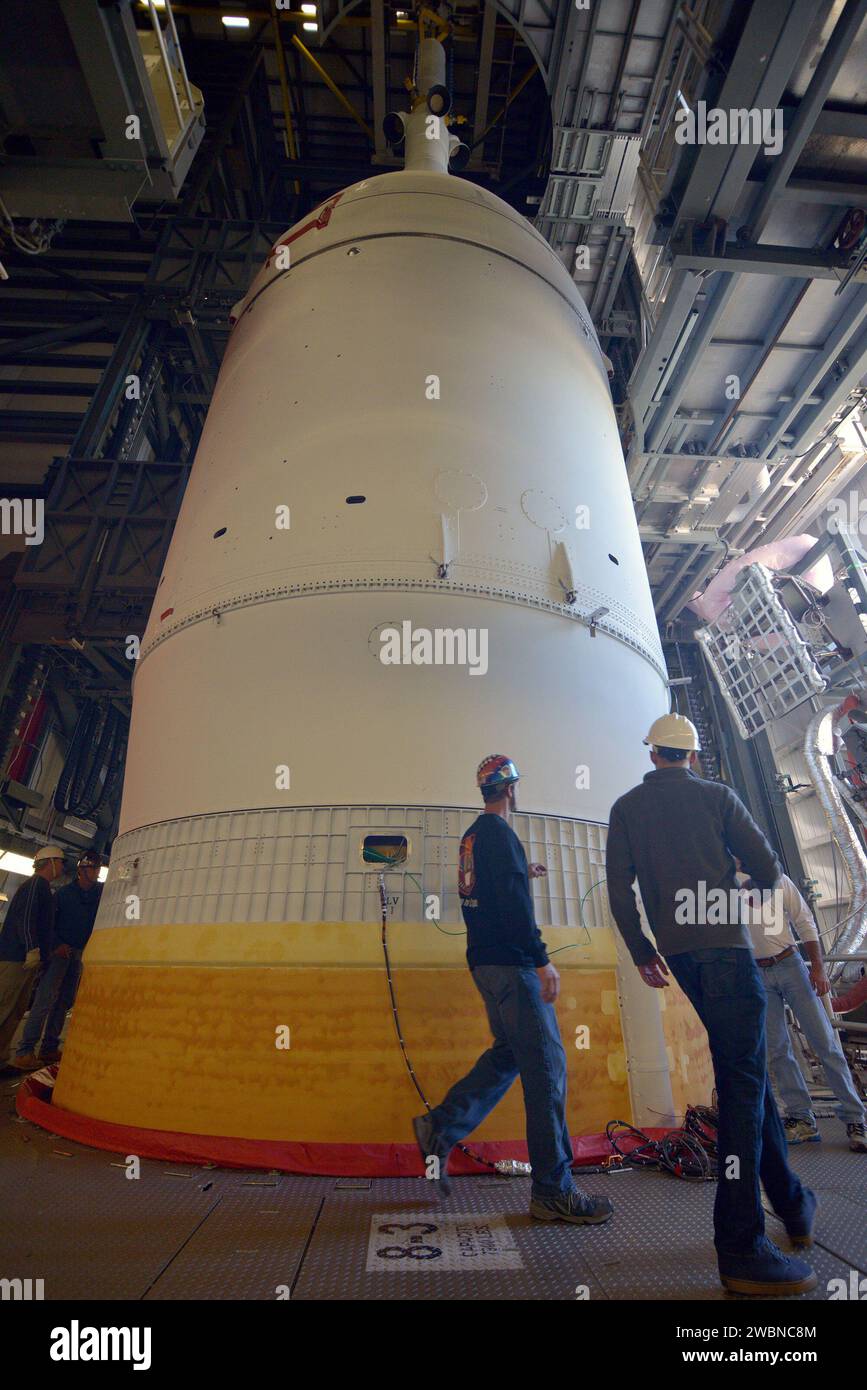Delta iv heavy 2014 hi-res stock photography and images - Alamy