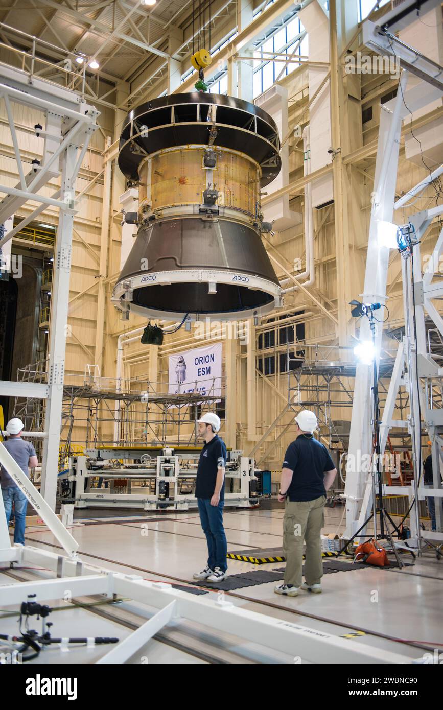 Engineers and technicians at NASA Glenn's Plum Brook Station in ...