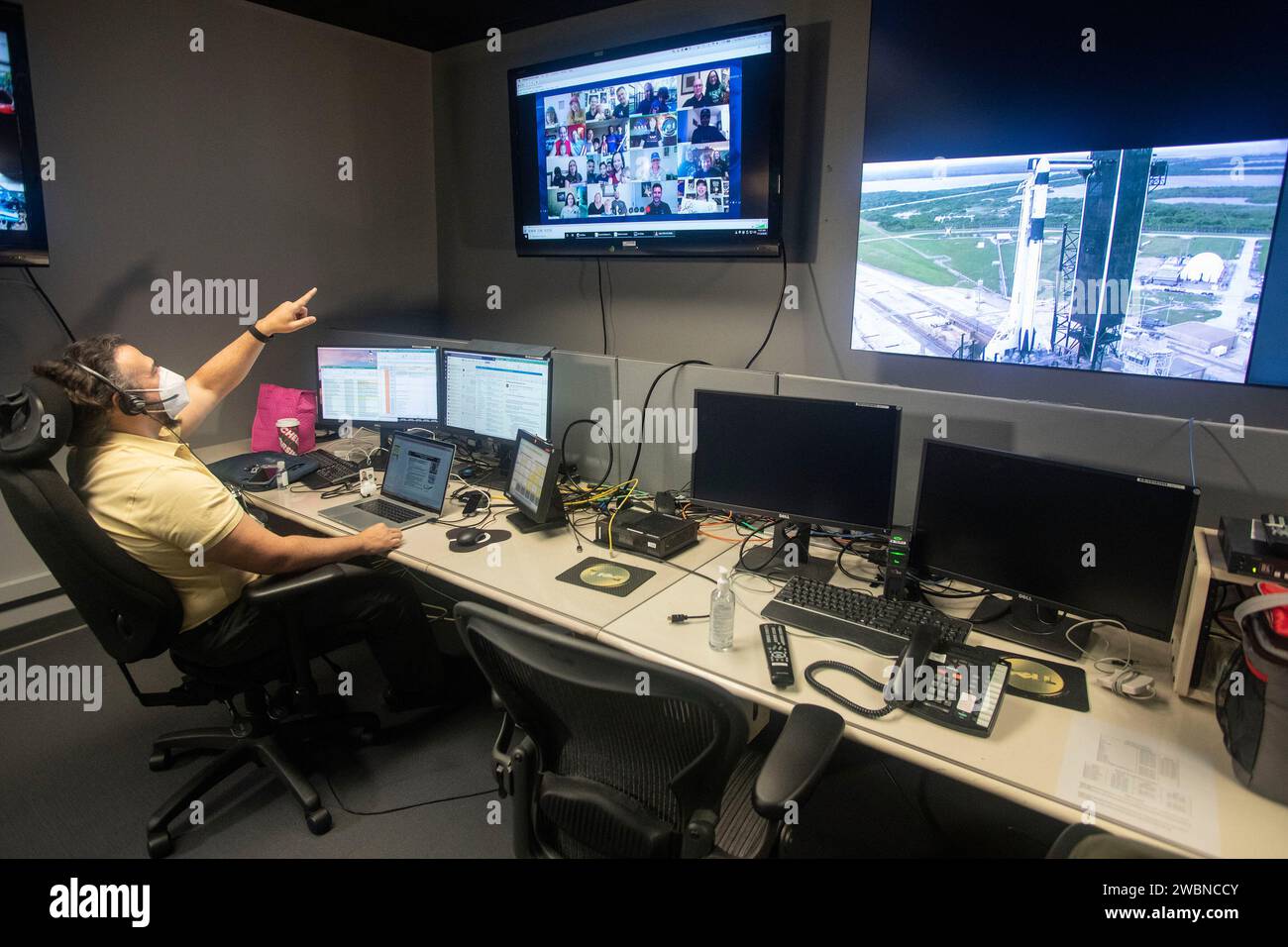Teams at NASA’s Marshall Space Flight Center help monitor launch ...