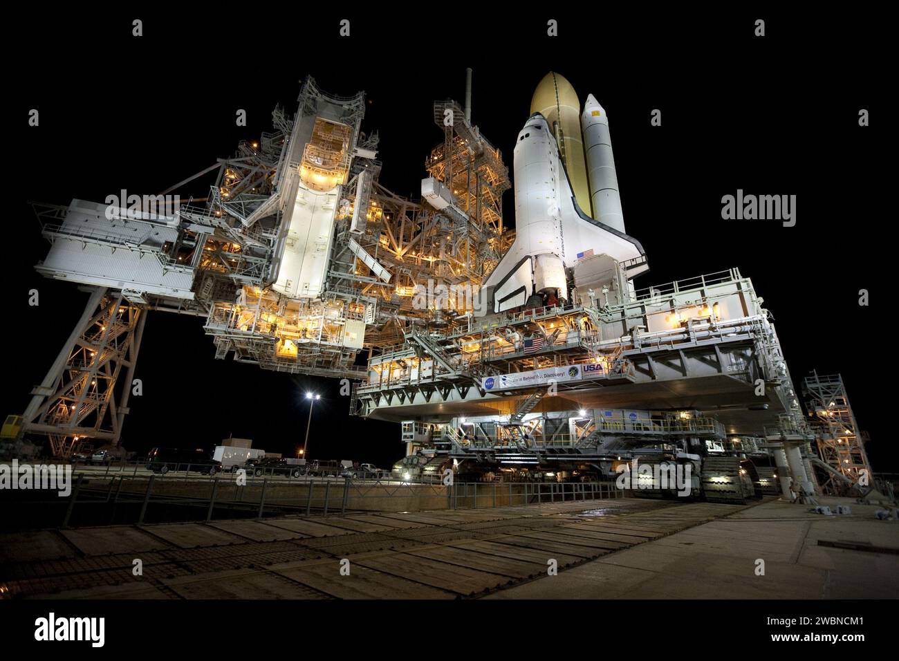 CAPE CANAVERAL, Fla. – The rotating and fixed service structures are ...