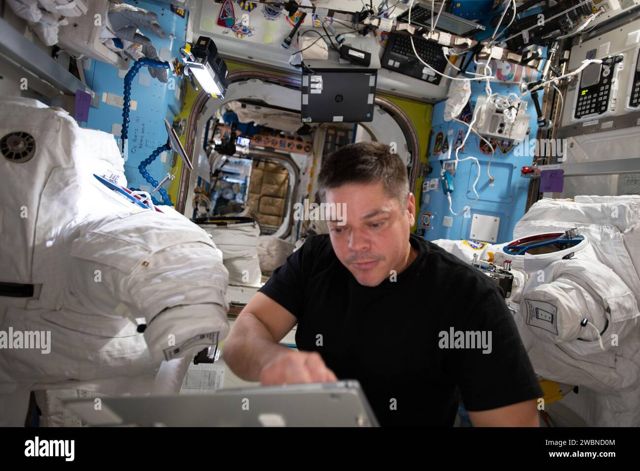 Maintenance procedures hi-res stock photography and images - Alamy