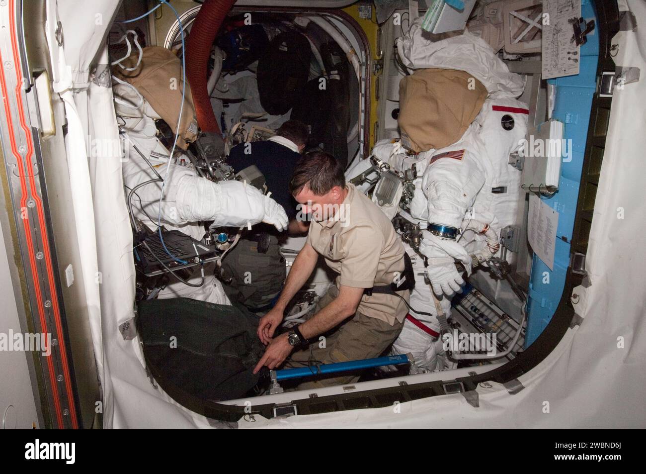 Astronaut in extravehicular mobility unit hi-res stock photography and ...