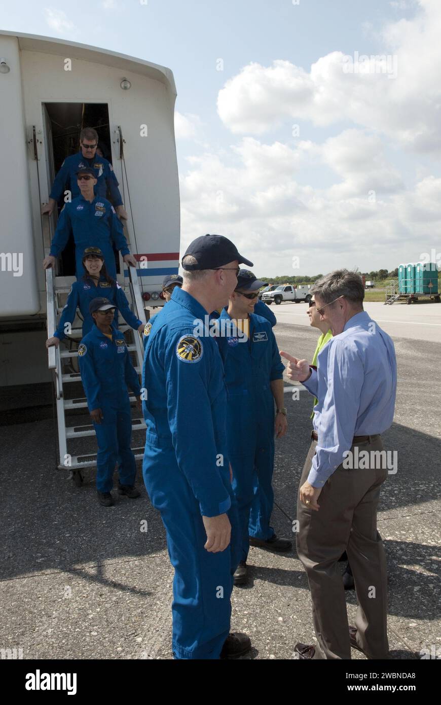 CAPE CANAVERAL, Fla. - At the Shuttle Landing Facility at NASA's ...