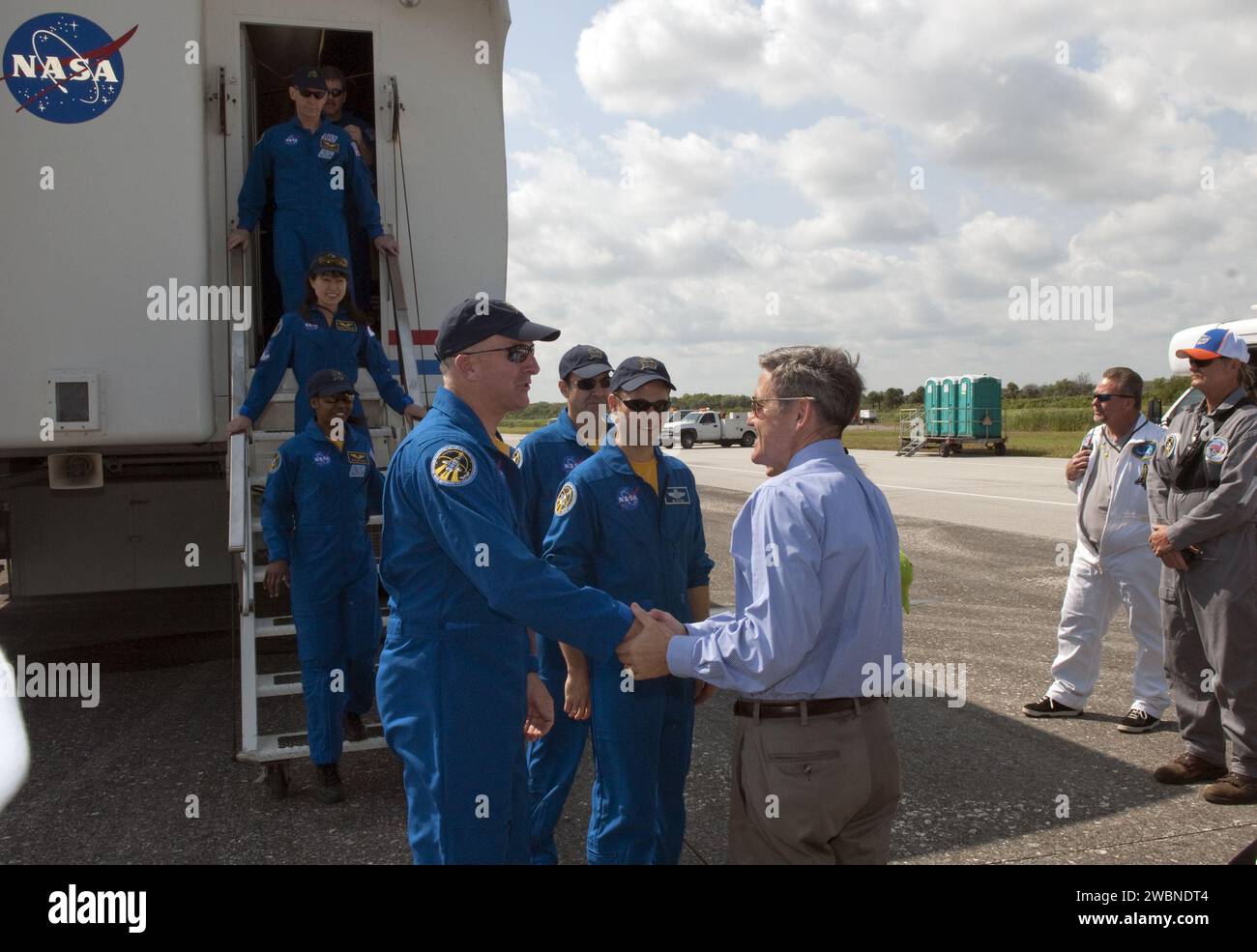 CAPE CANAVERAL, Fla. - At the Shuttle Landing Facility at NASA's ...
