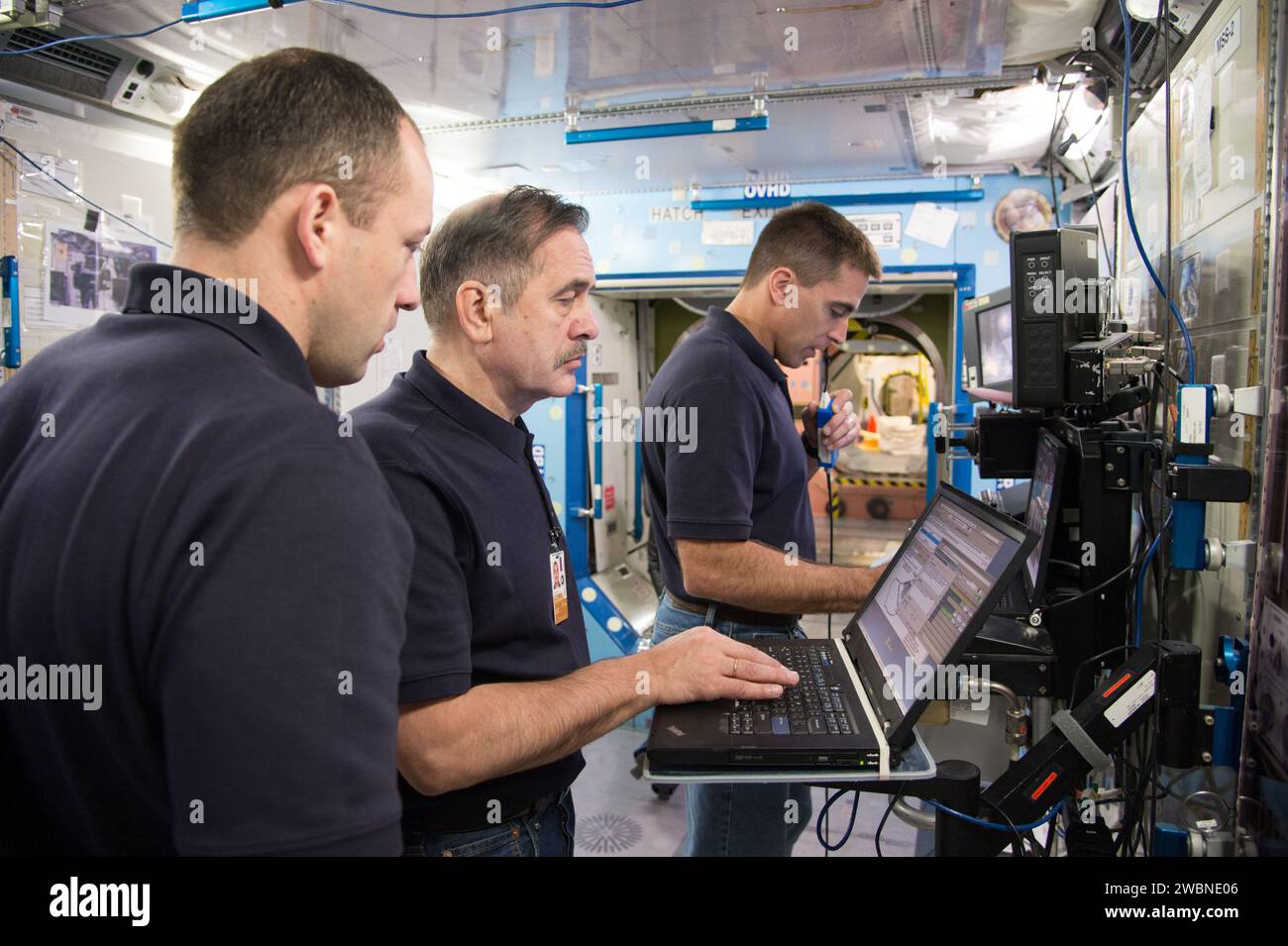 Date: 11-28-12 Location: Bldg 9NW, ISS Mockups Subject: Expedition 36 ...