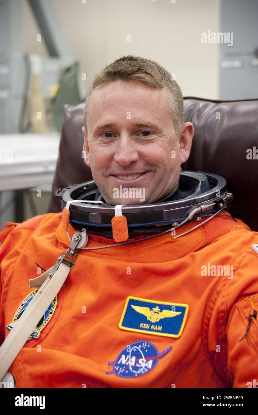 CAPE CANAVERAL, Fla. - In the Operations and Checkout Building at NASA ...