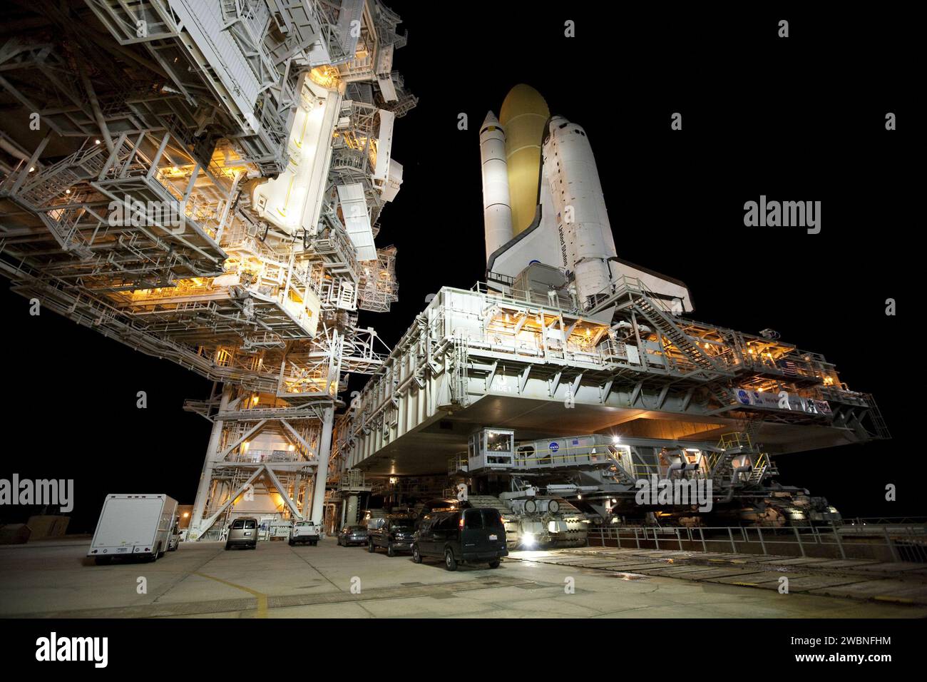 CAPE CANAVERAL, Fla. – A crawler-transporter delivers space shuttle ...