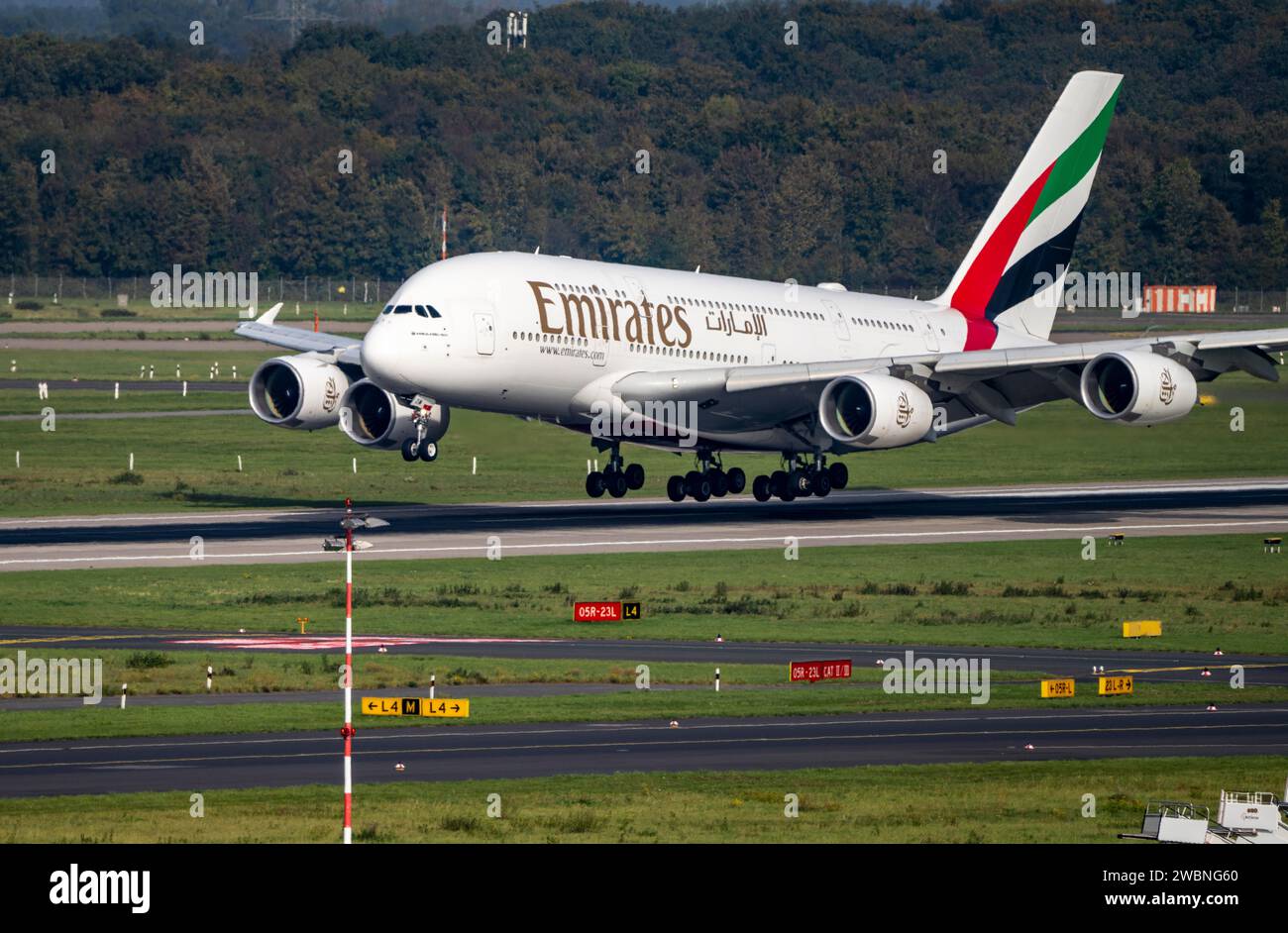 Düsseldorf Airport, aircraft landing, on the main runway, Emirates ...