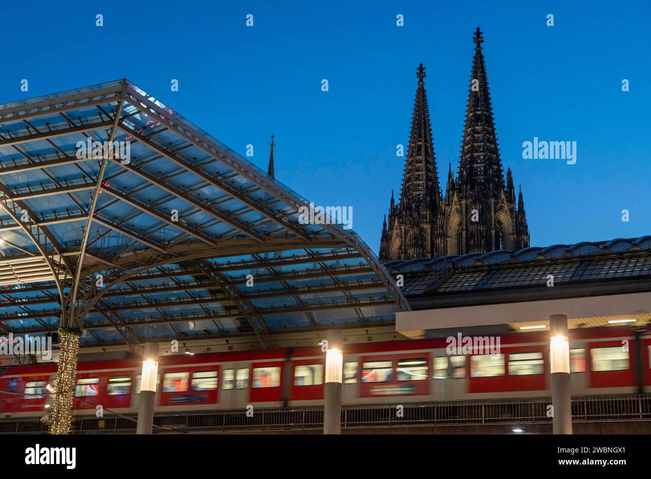 Blaue eisenbahn hi-res stock photography and images - Alamy