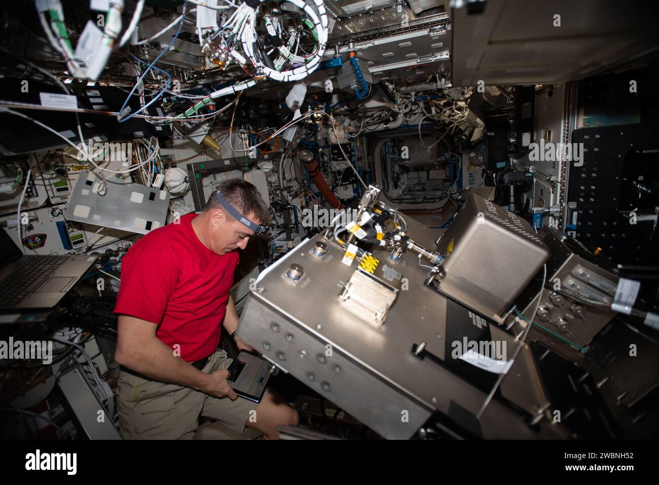 iss063e001804 (April 21, 2020) --- NASA astronaut and Expedition 63 ...