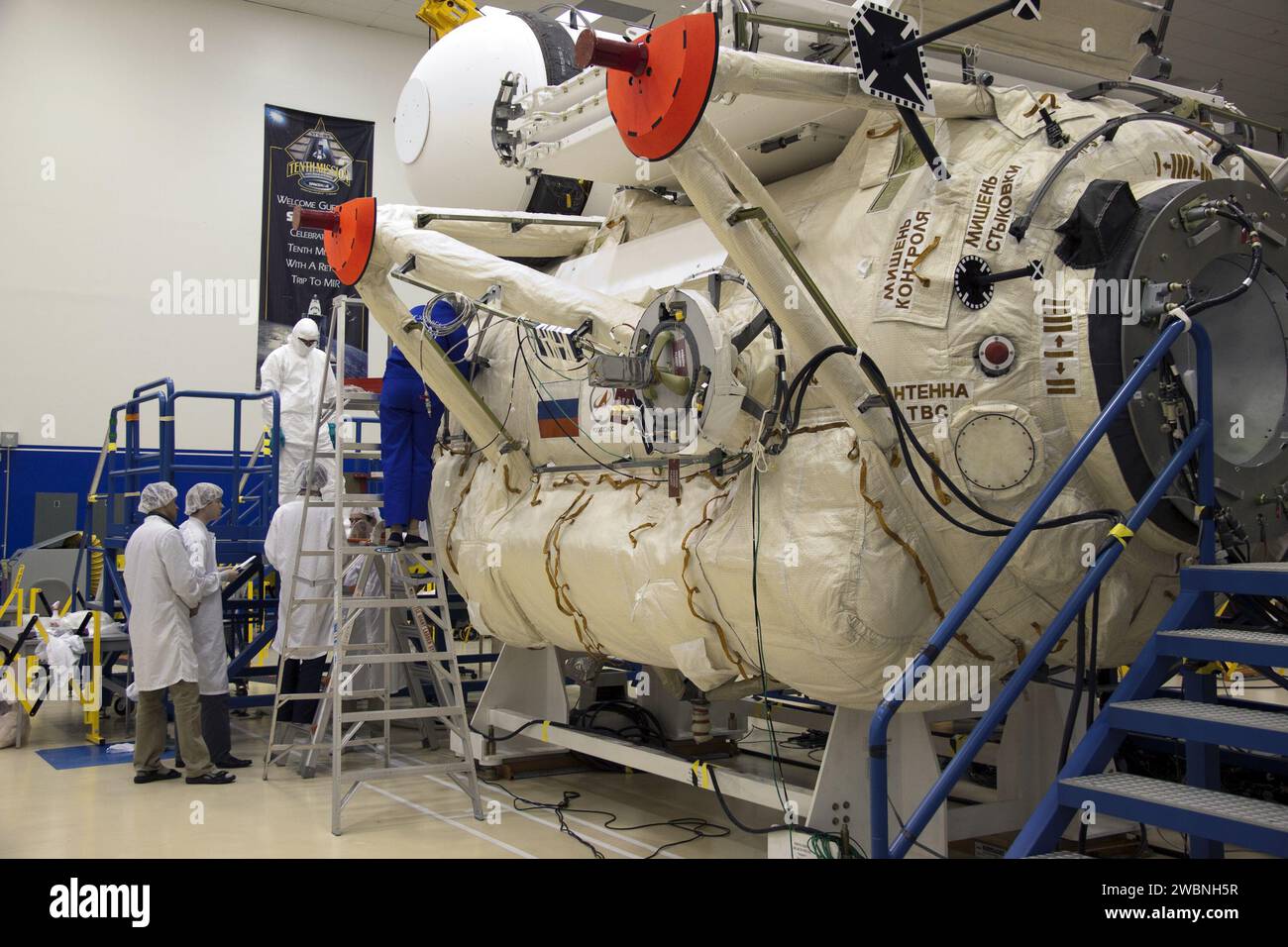 CAPE CANAVERAL, Fla. – In the Astrotech payload processing facility at ...